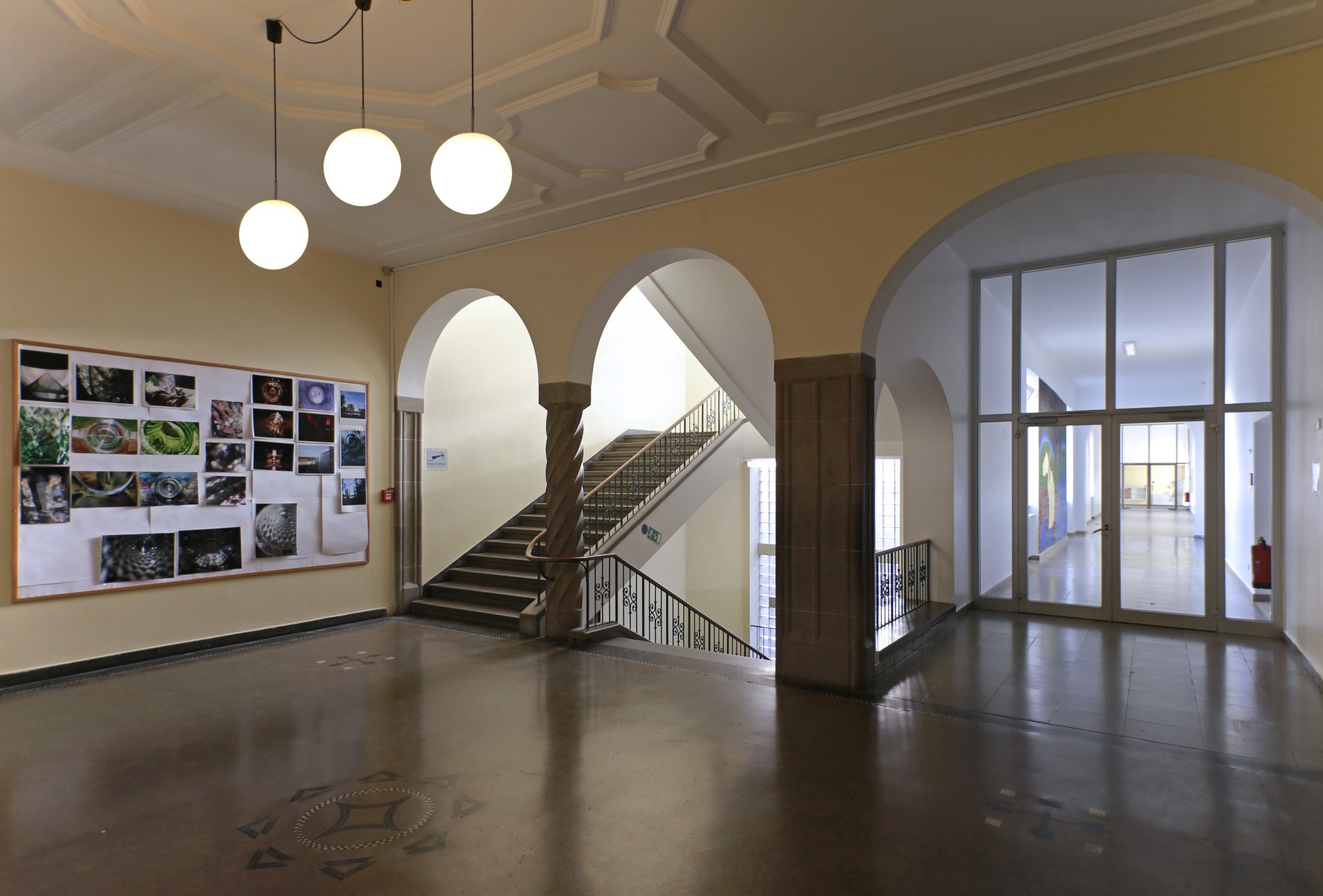 Peutinger-Gymnasium Augsburg – Sprachliches, Naturwissenschaftlich ...